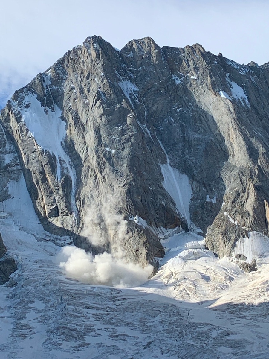 04/08/2019 : Chute de pierres éperon Walker - Forum - Camptocamp.org